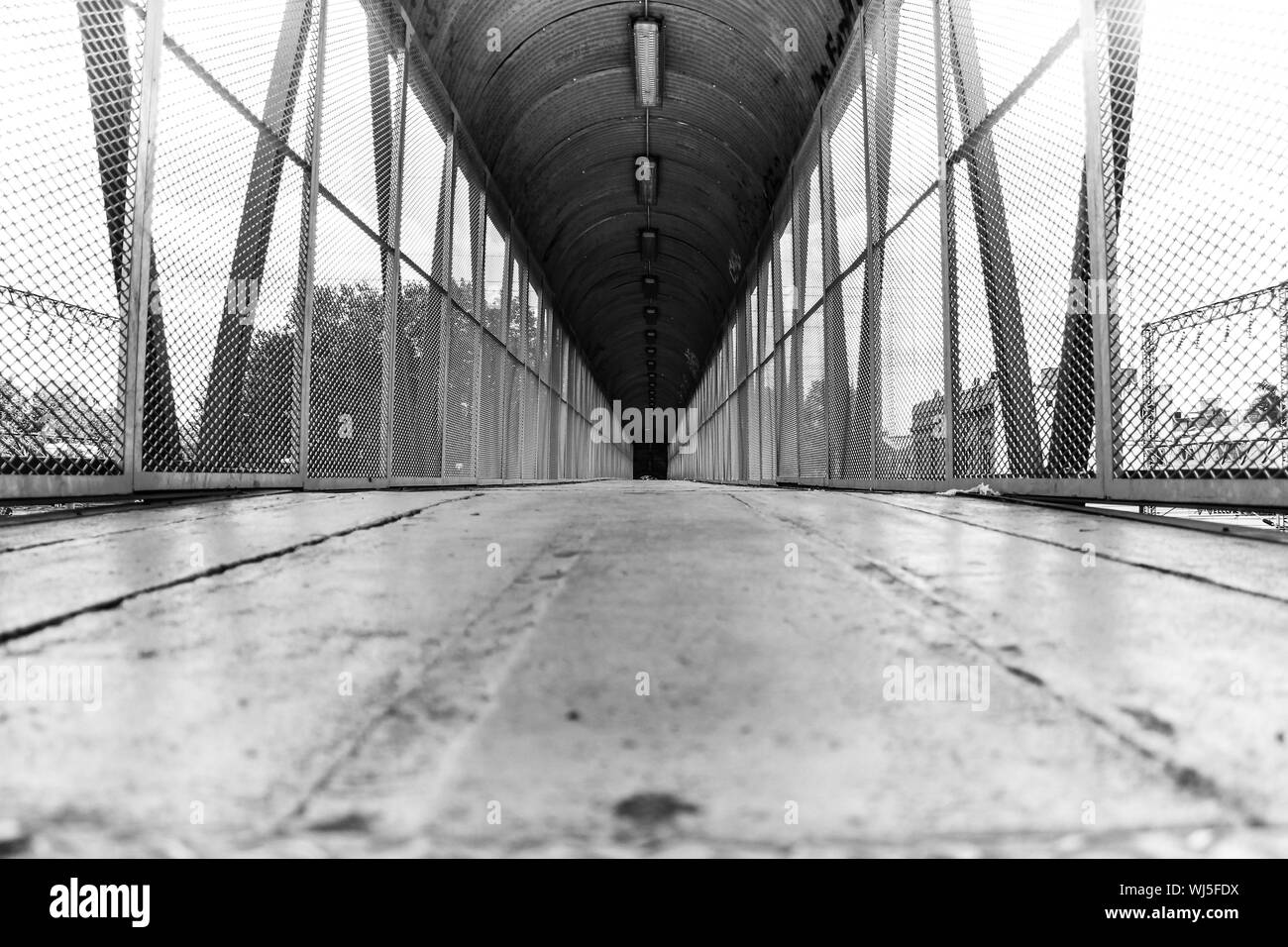 Ceiling grates hi-res stock photography and images - Alamy
