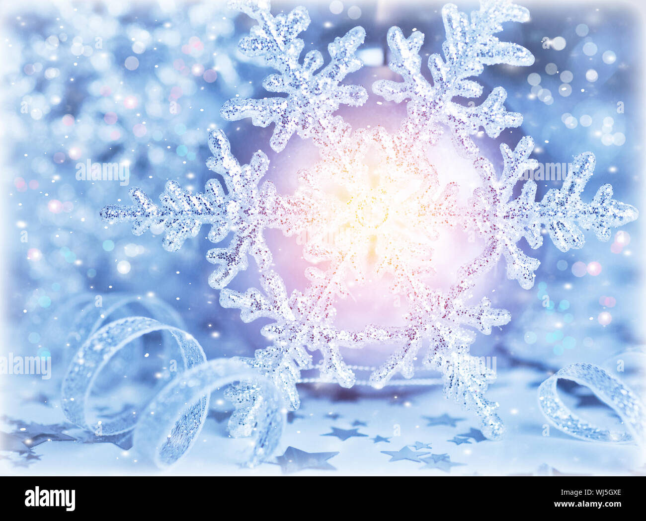 Shiny snowflake hi-res stock photography and images - Alamy