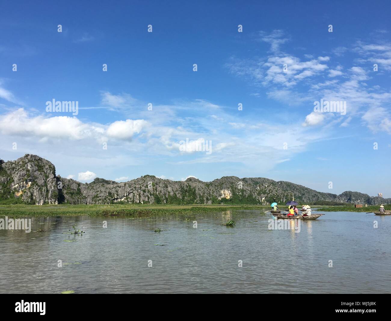 Vietnam people boat hi-res stock photography and images - Alamy