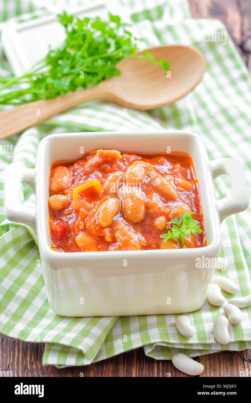 Beans with vegetables Stock Photo - Alamy