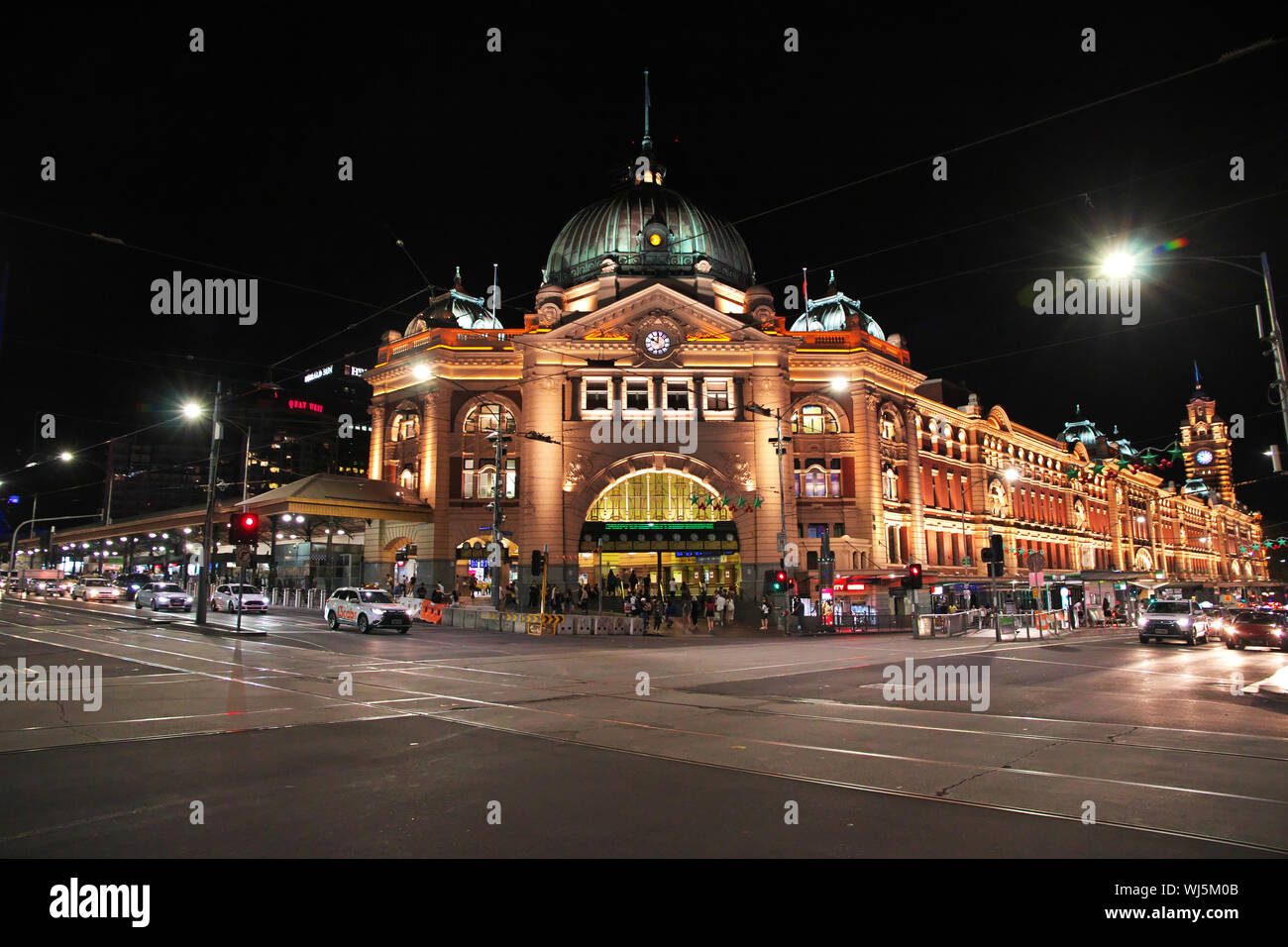 Melbourne / Australia - 28 Dec 2018: Evening on the waterfront in ...
