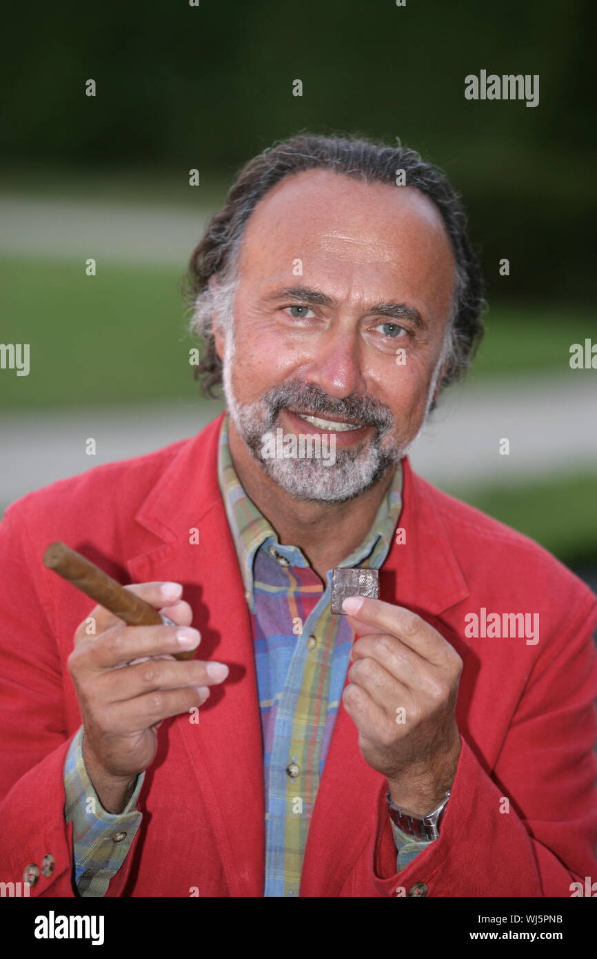 Dassault group hi-res stock photography and images - Alamy