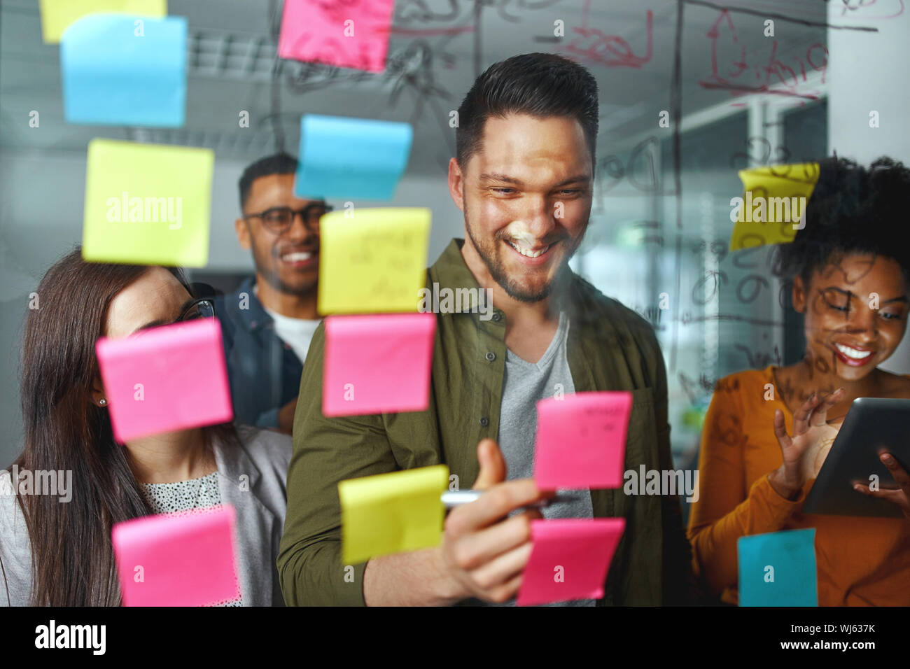 Digital sticky notes hi-res stock photography and images - Alamy