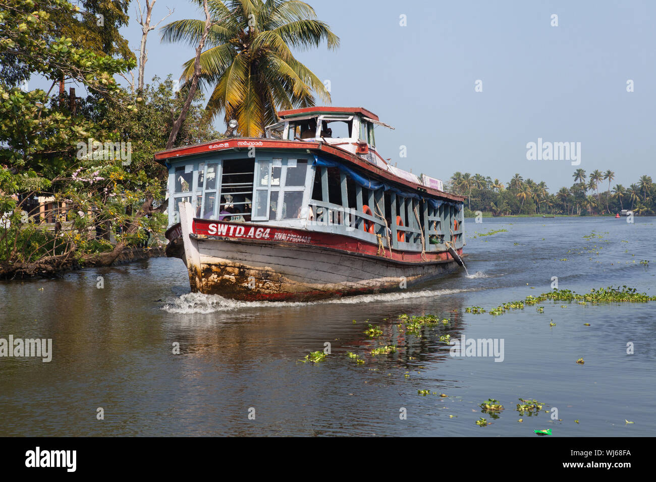 India, Kerala, Alleppey, Ferry on the backwaters at Alleppey Stock ...