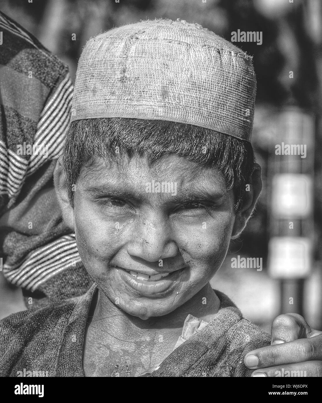 Poor asian boy hi-res stock photography and images - Alamy