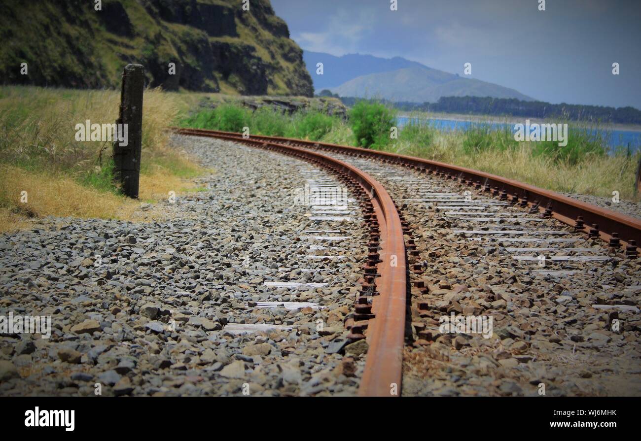 Rusty tracks hi-res stock photography and images - Alamy