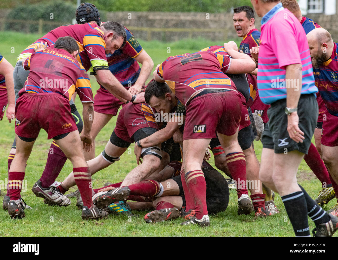 Scrum of people hi-res stock photography and images - Alamy