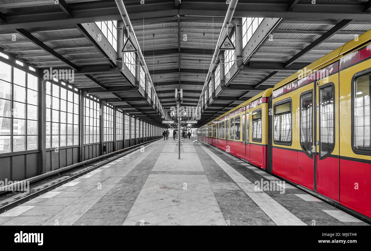 Red train station hi-res stock photography and images - Alamy