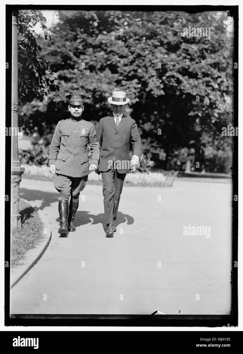 HARRIS, PETER CHARLES. MAJOR GENERAL, U.S.A. LEFT, WITH BROTHER, SEN ...