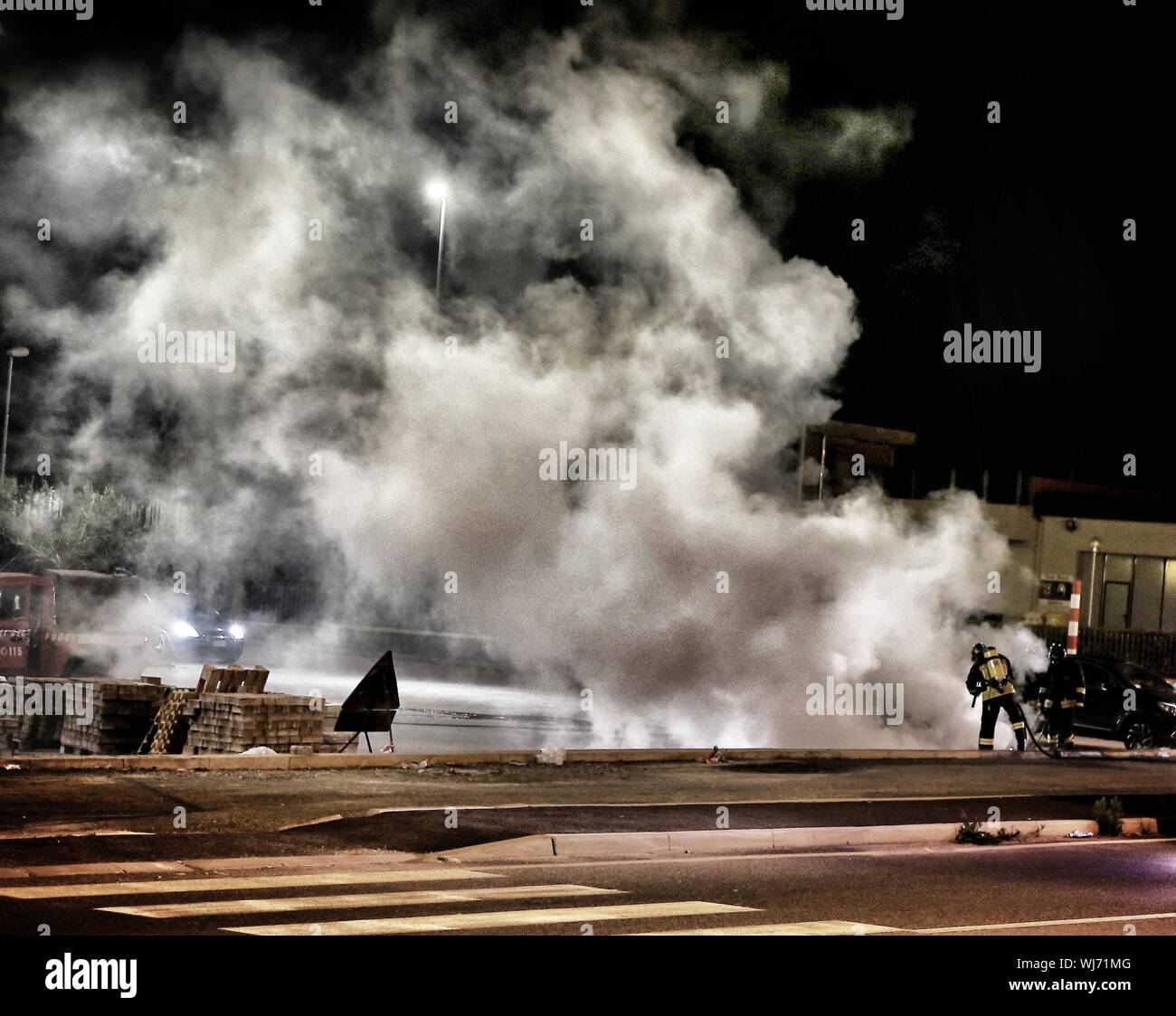 Road work night hi-res stock photography and images - Alamy