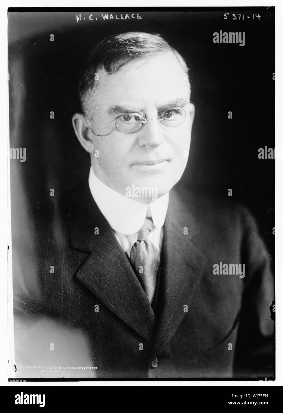 C wallace hi-res stock photography and images - Alamy