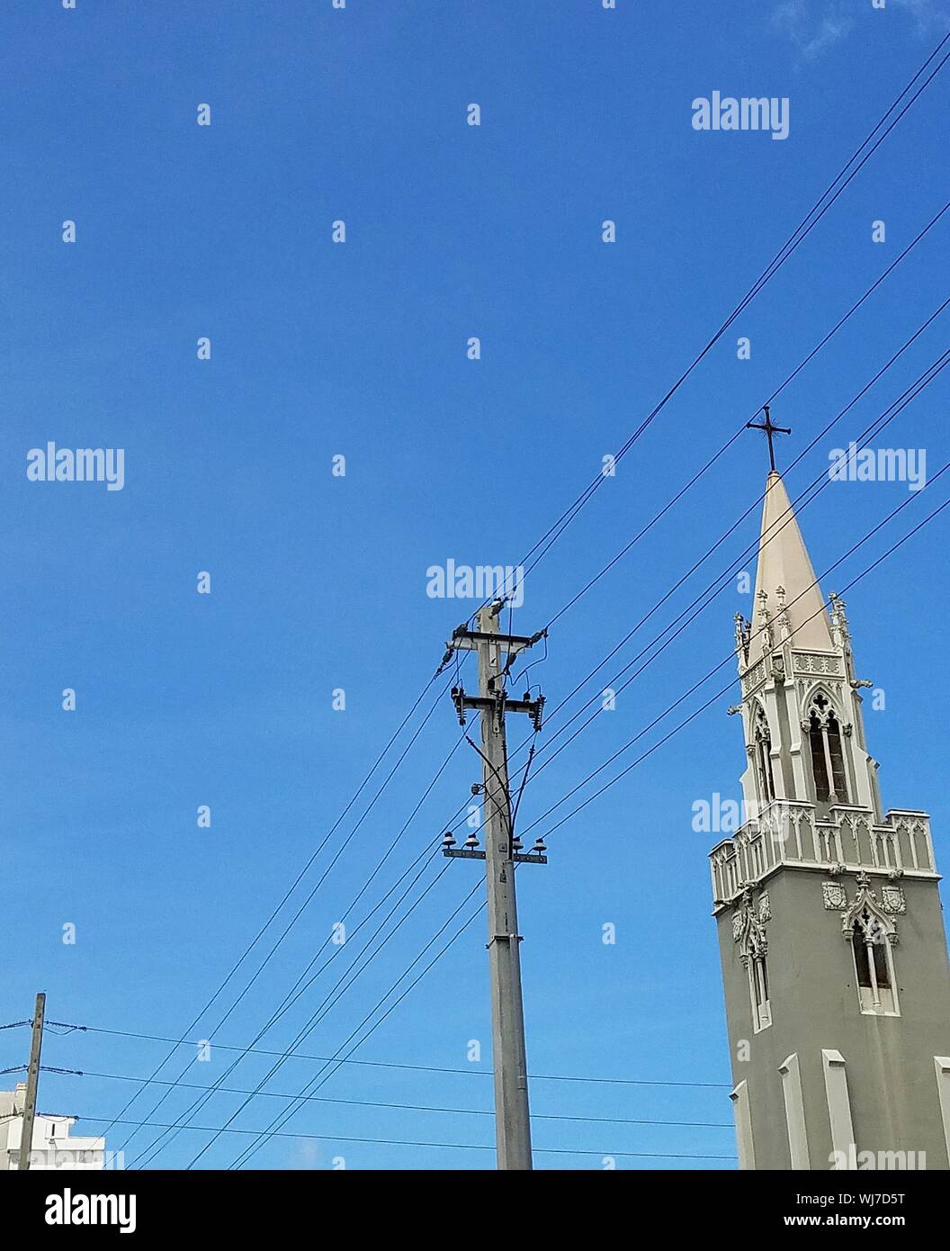 Power Line Cross Section High Resolution Stock Photography and Images ...