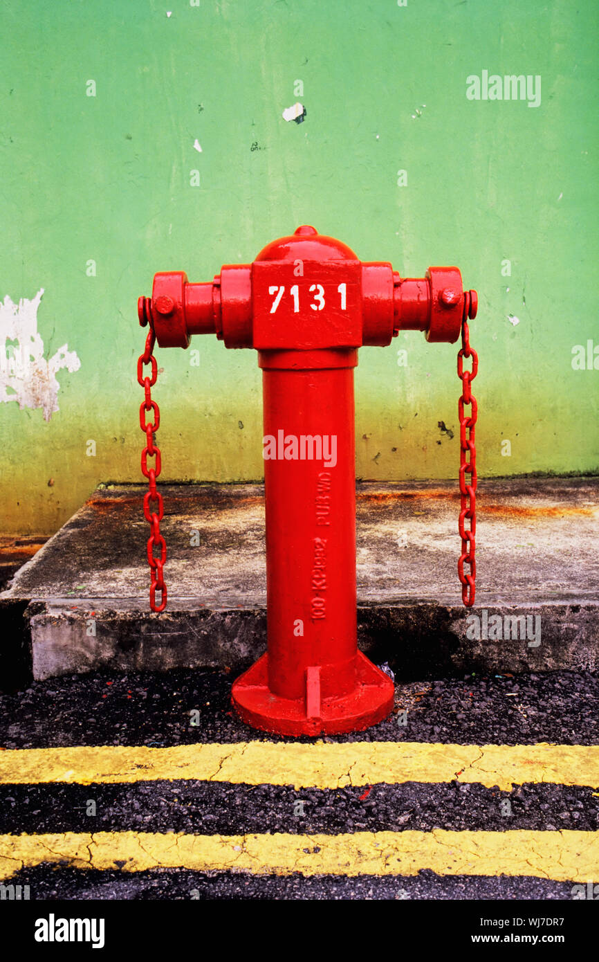 Red fire hydrant accidents hi-res stock photography and images - Alamy