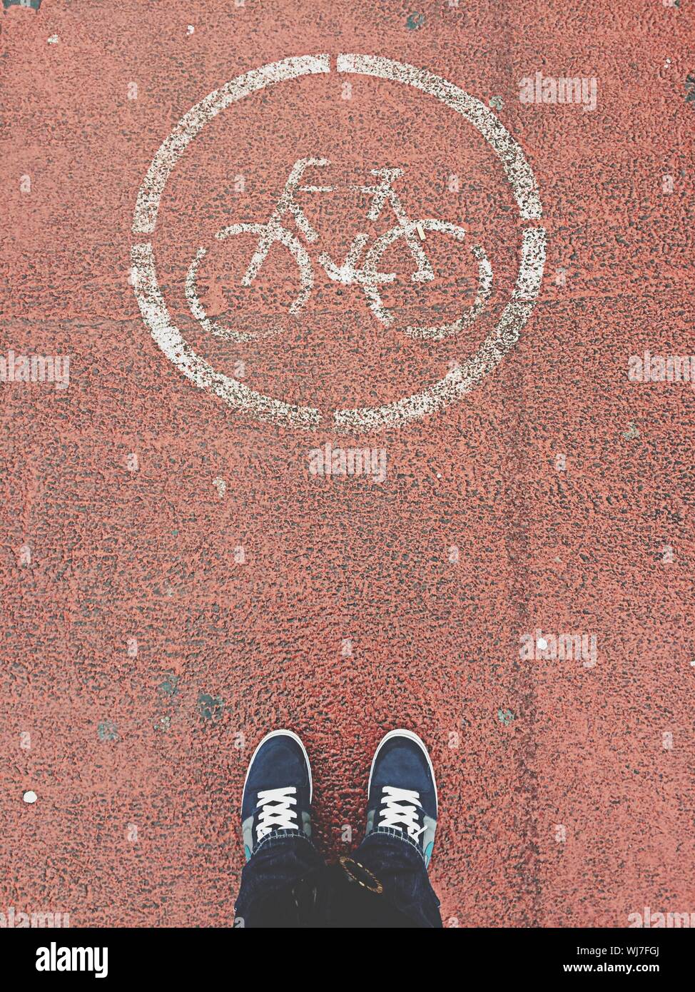 Cycle Symbol High Resolution Stock Photography and Images - Alamy