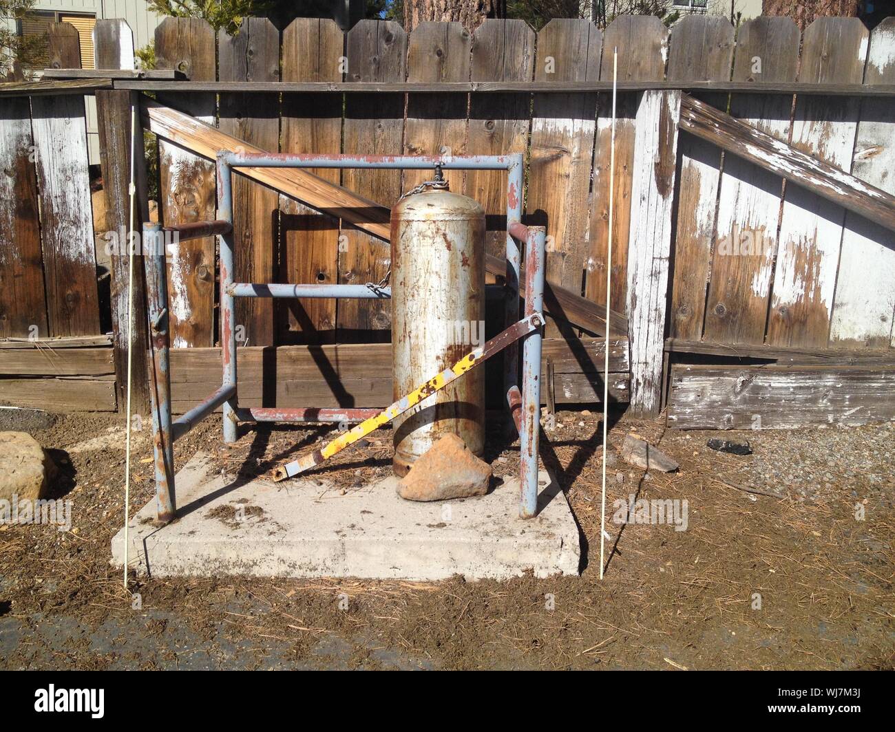 Old gas cylinder hi-res stock photography and images - Alamy