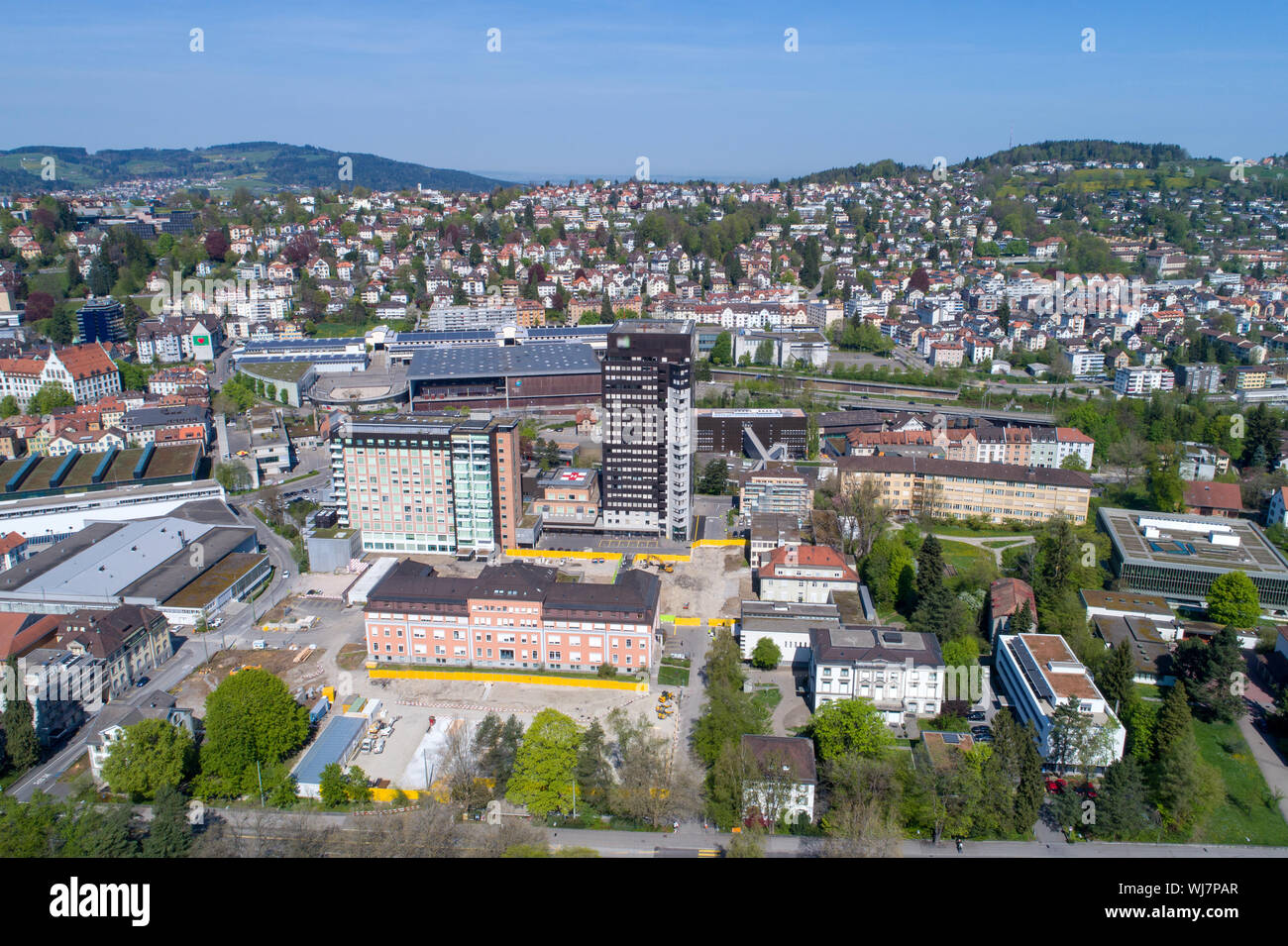 Hospital aerial hi-res stock photography and images - Alamy