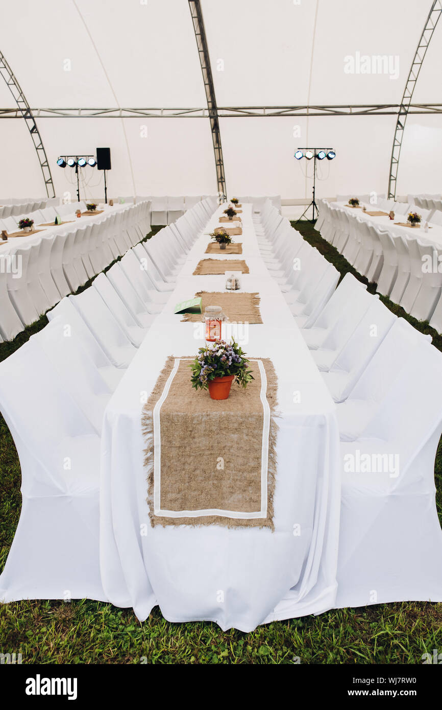 Decorated served tables wedding hi-res stock photography and images - Alamy