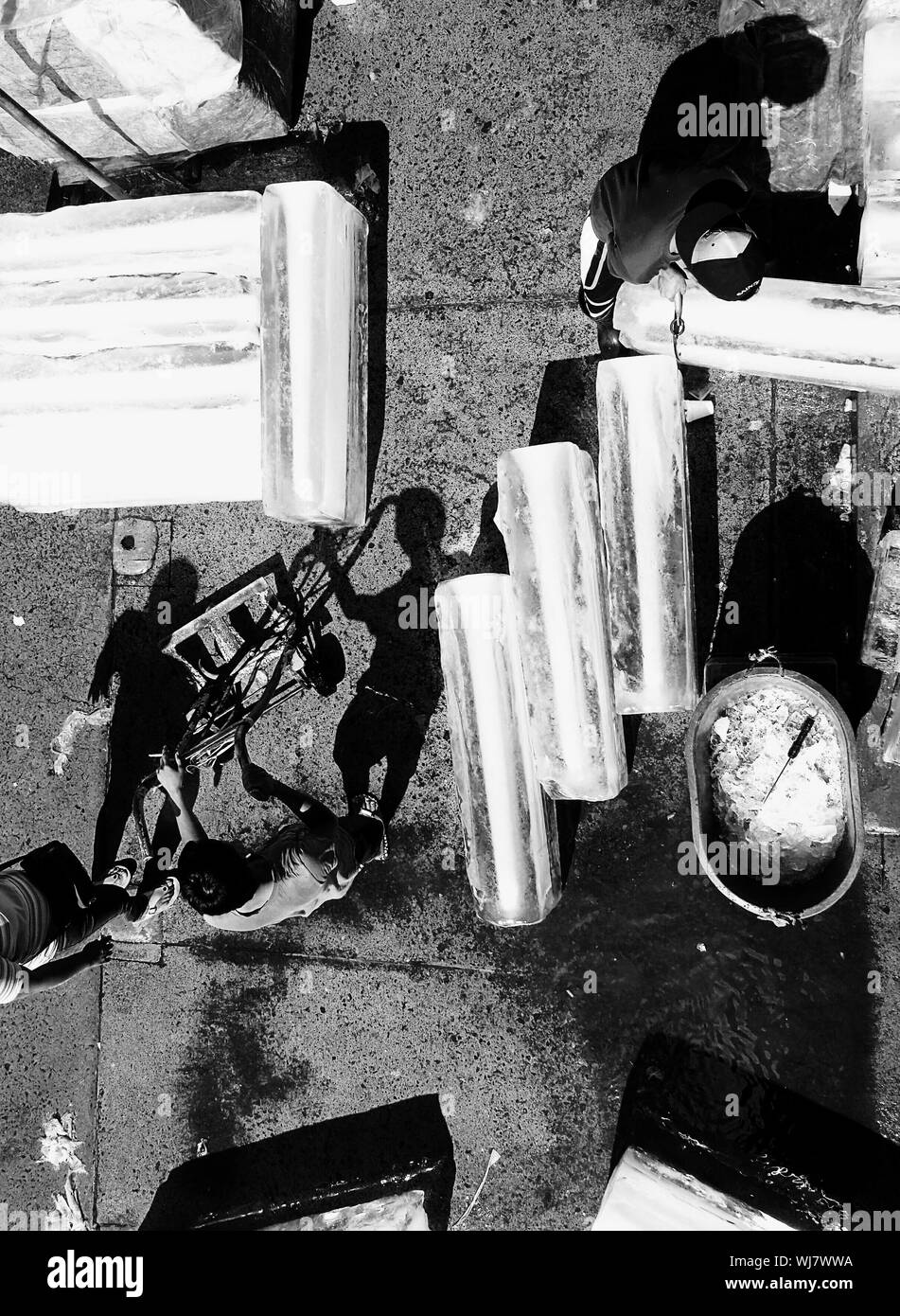 Block crushed ice hi-res stock photography and images - Alamy