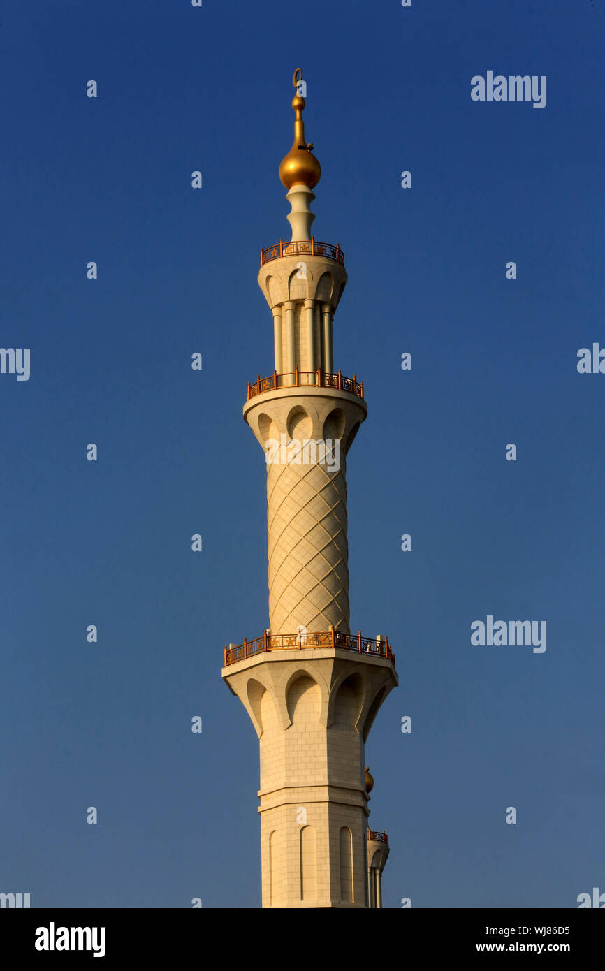 Minaret. Mosquée Sheikh Zayed. 1995. Abou Dhabi. / Sheikh Zayed Mosque ...