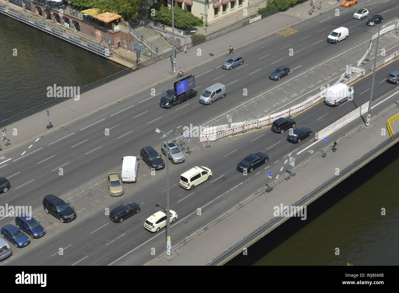 Car, cars, motor traffic, Berlin, Berlin middle, bridge, bridge ...