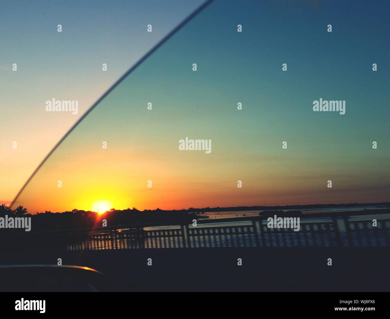 Sunset through car window hi-res stock photography and images - Alamy