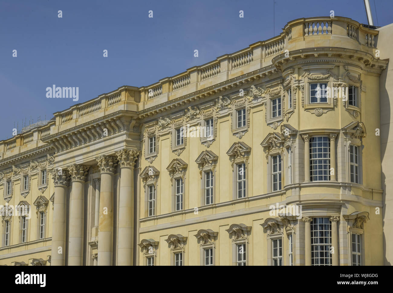 Facade facades hi-res stock photography and images - Alamy