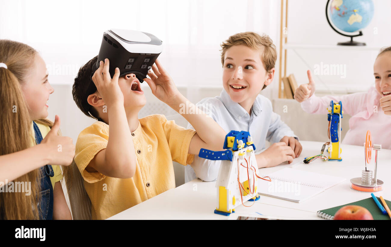 Digital classroom experience hi-res stock photography and images - Alamy