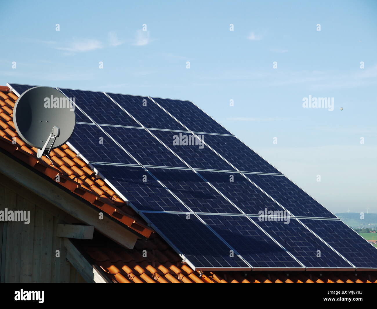 Satellite solar power hi-res stock photography and images - Alamy