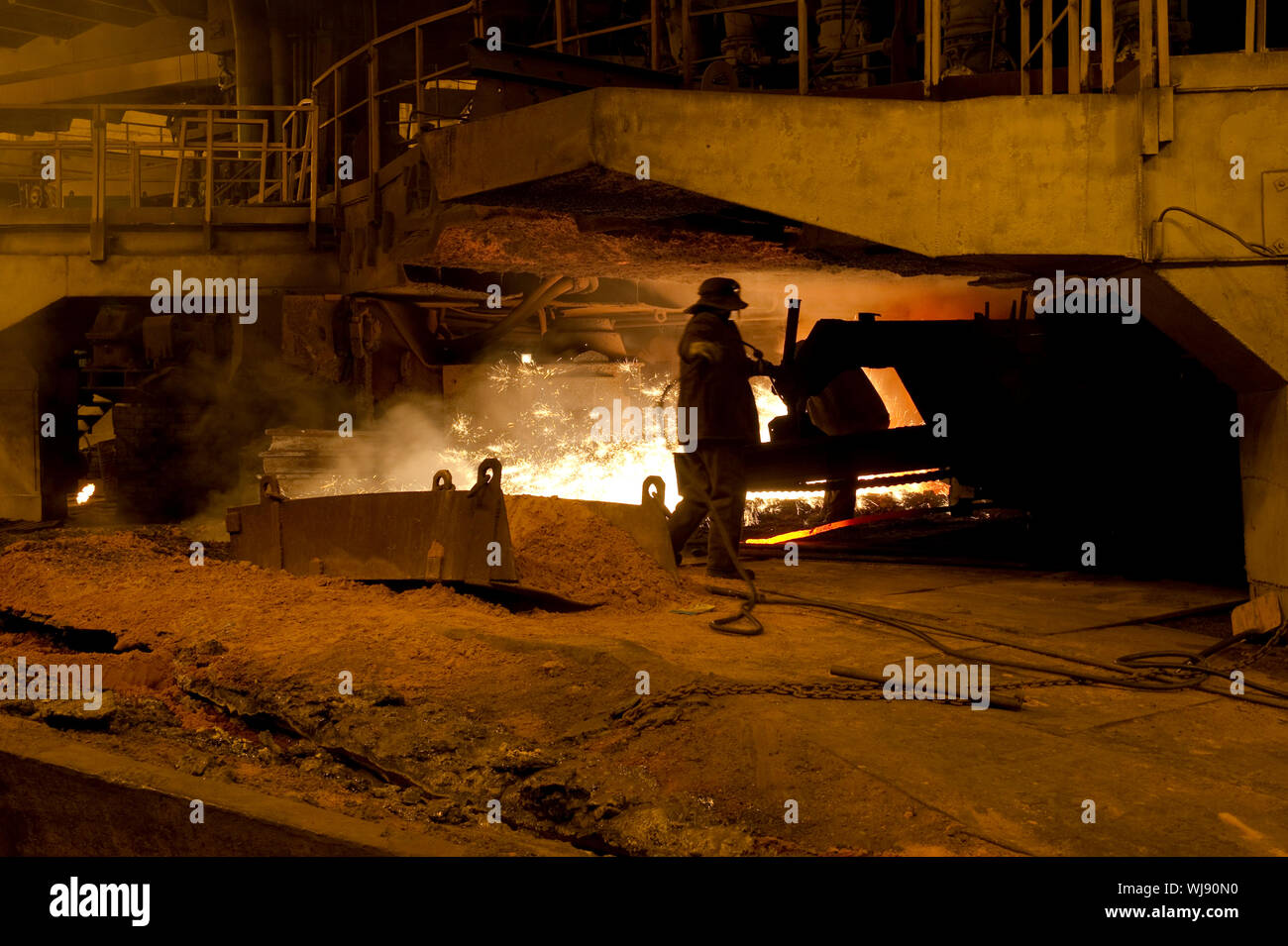 Worker efficiency hi-res stock photography and images - Alamy