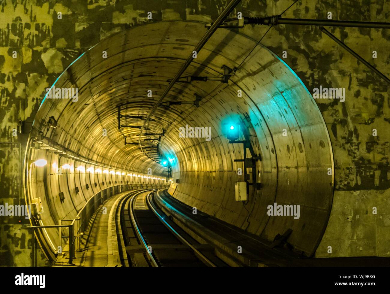 Signal subway hi-res stock photography and images - Alamy
