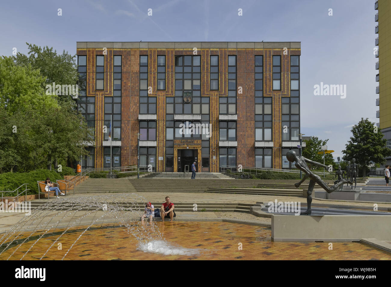 City hall well hi-res stock photography and images - Alamy