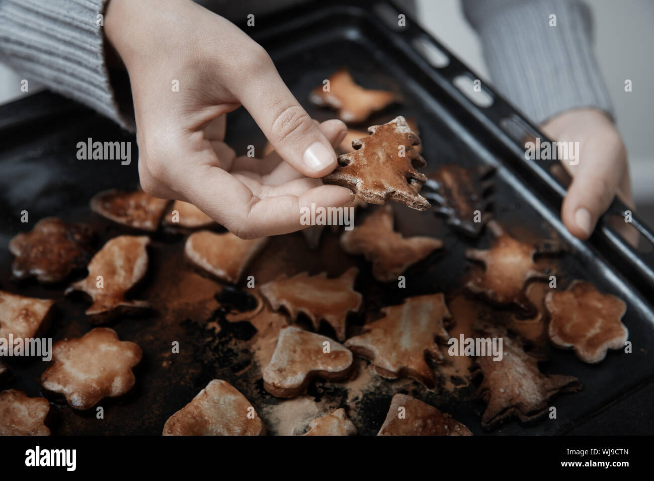 Burnt cookies hi-res stock photography and images - Alamy