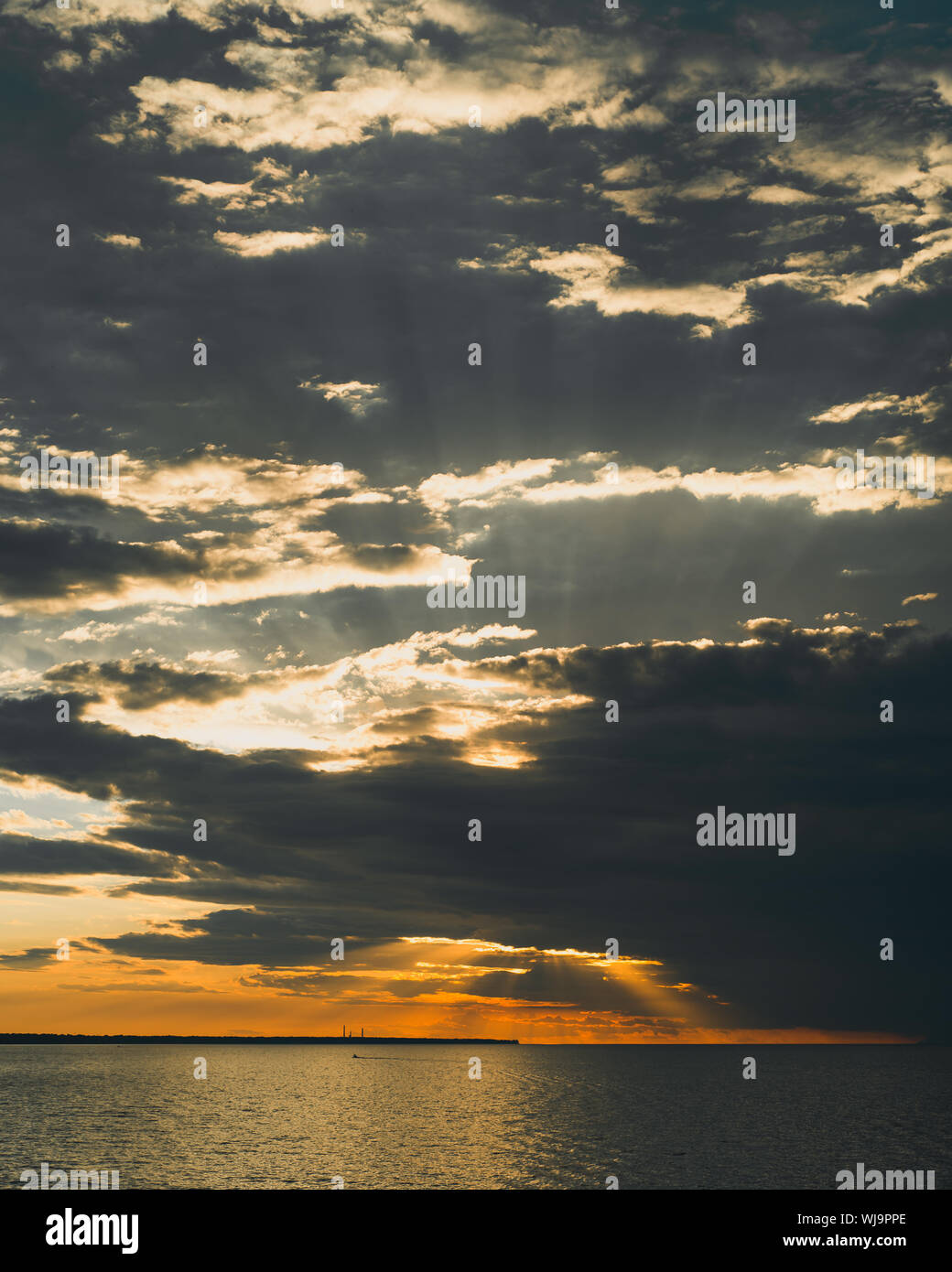 Sunset on Lake Erie Stock Photo - Alamy