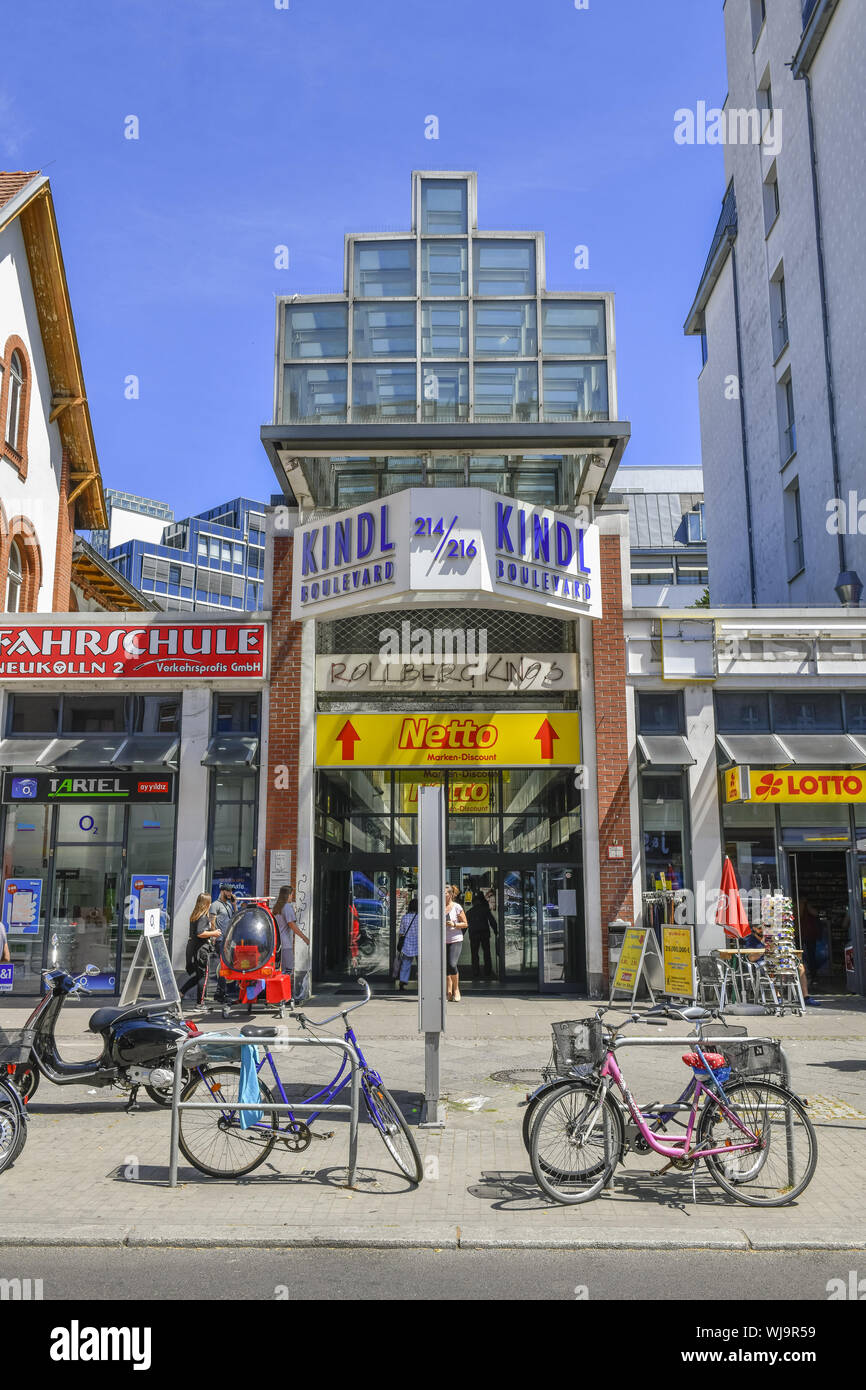 Shopping centre deutschland hi-res stock photography and images - Alamy