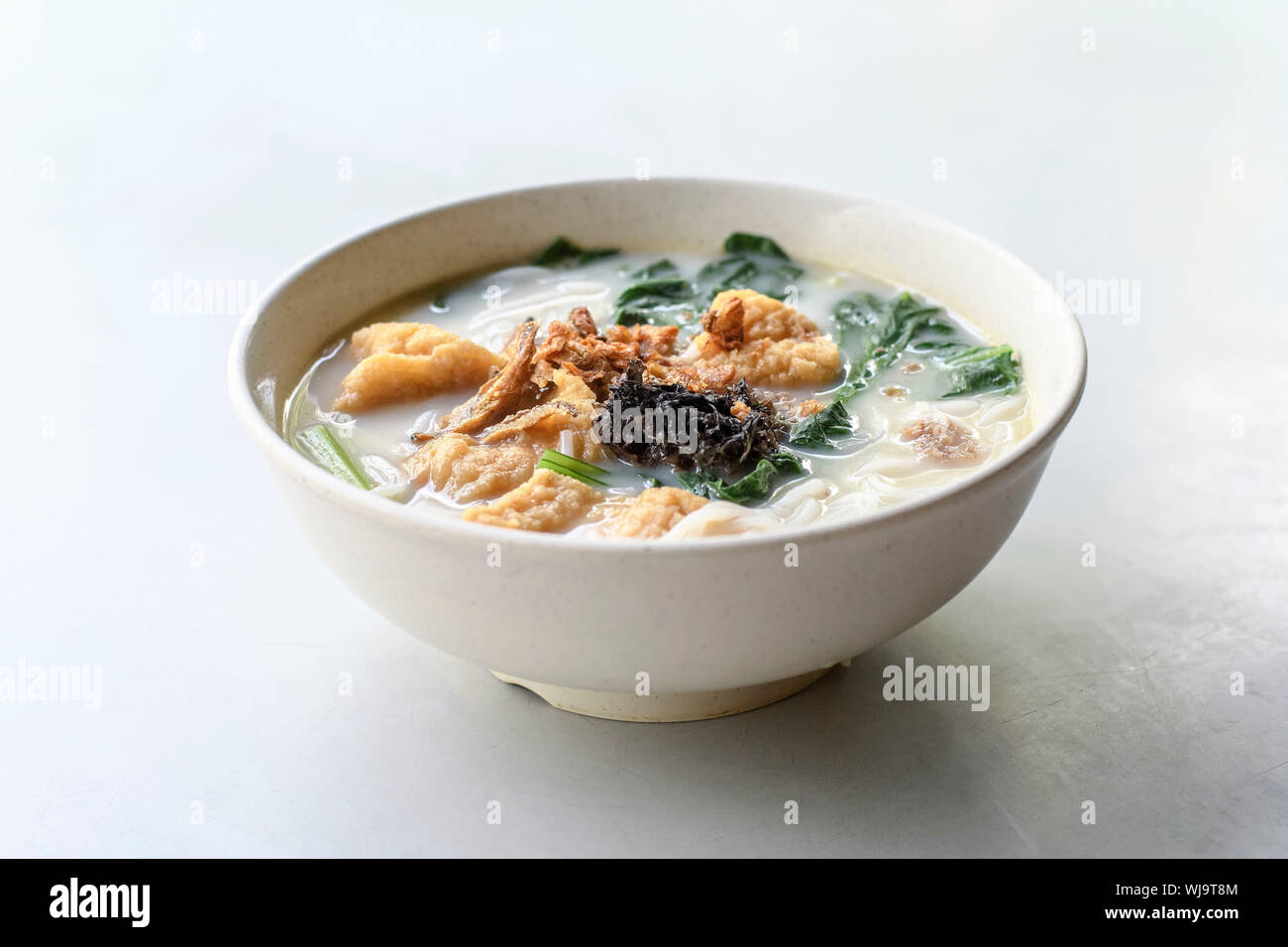 Fried fish hi-res stock photography and images - Alamy