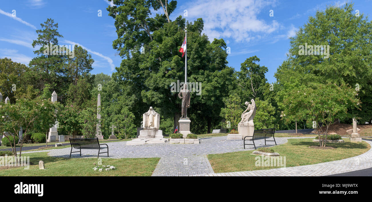 Life-size statue marks the tomb of Confederate President Jefferson ...