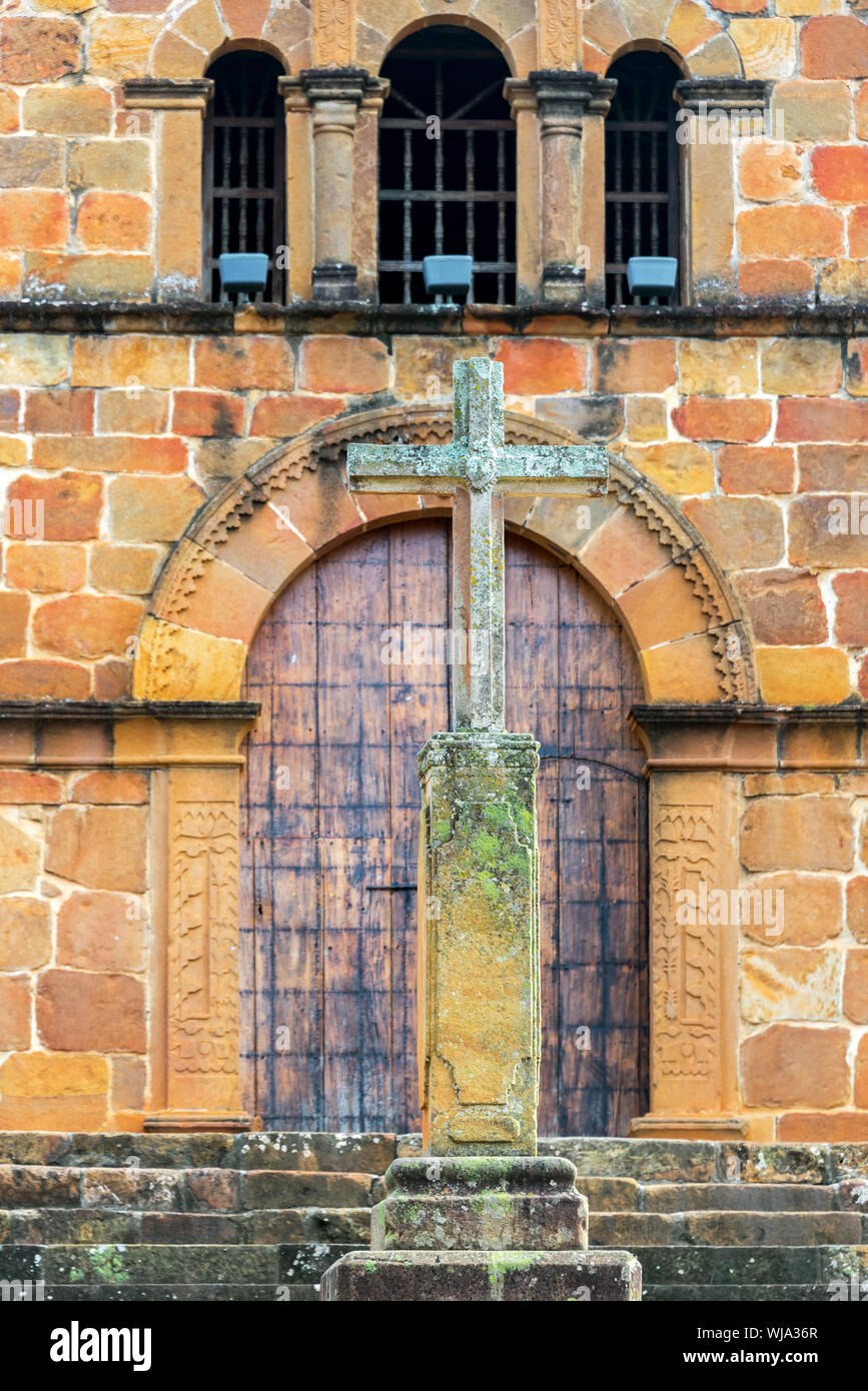 Very old cross hi-res stock photography and images - Alamy