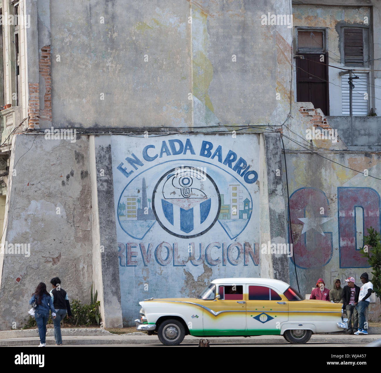 Hand painted mural promoting the revolution in Havana, Cuba Stock Photo ...