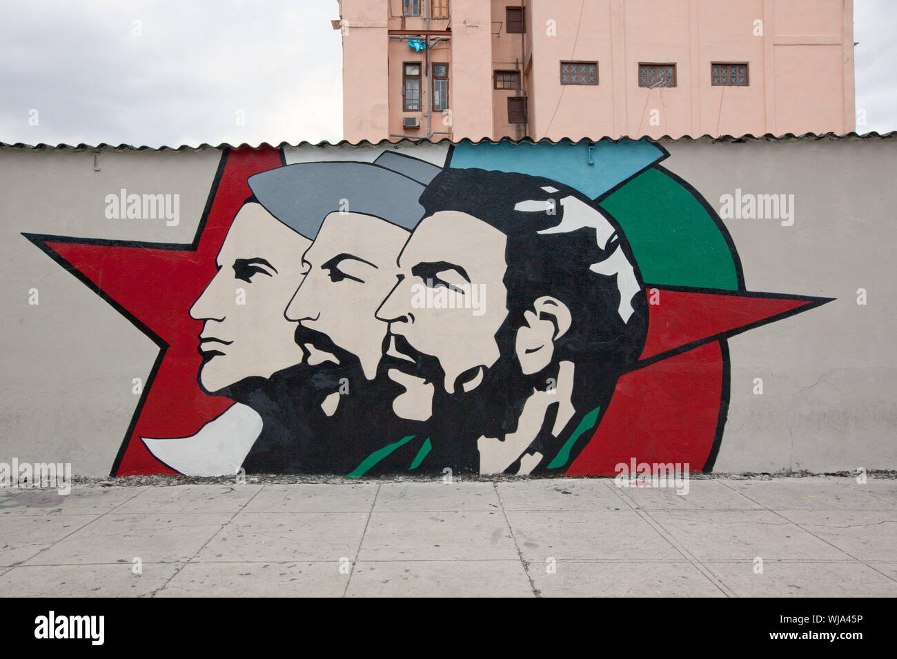 Hand painted mural promoting the revolution in Havana, Cuba Stock Photo ...
