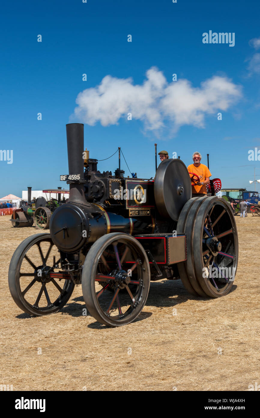 A 1912 McClaren traction engine at speed in the 2018 Low Ham Steam ...