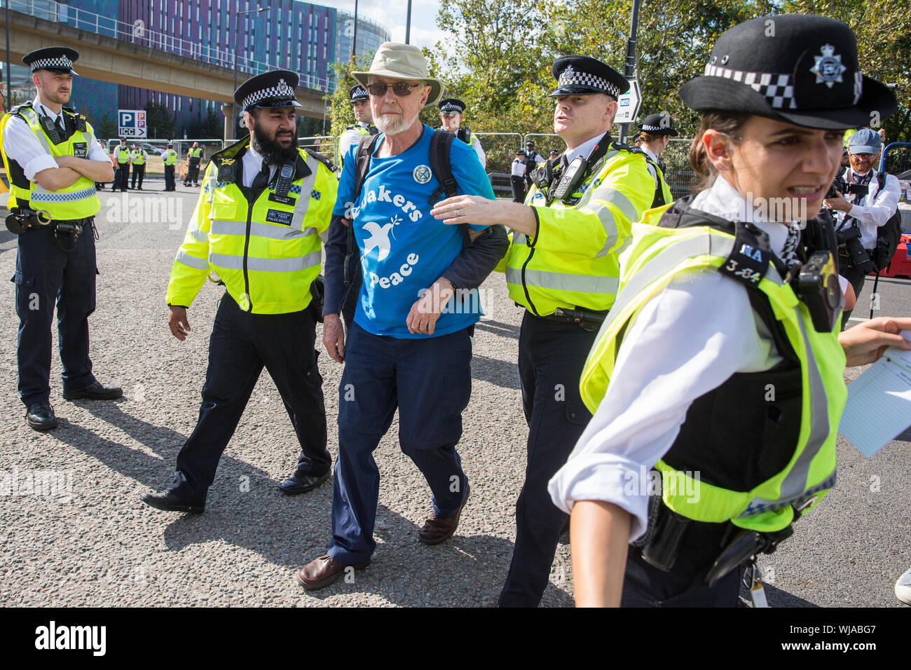 London, UK. 3 September, 2019. Police officers arrest Quakers blocking ...