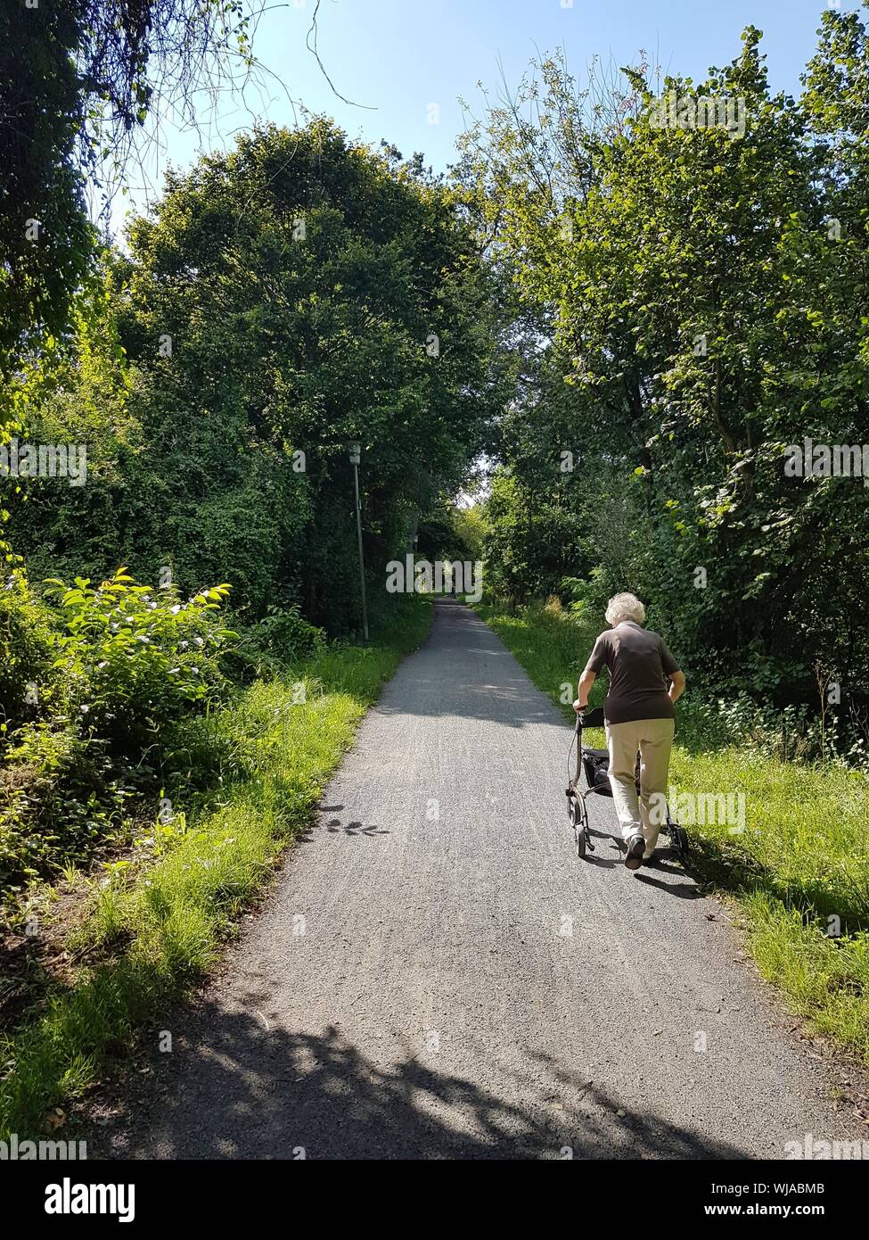 Road walker hi-res stock photography and images - Alamy
