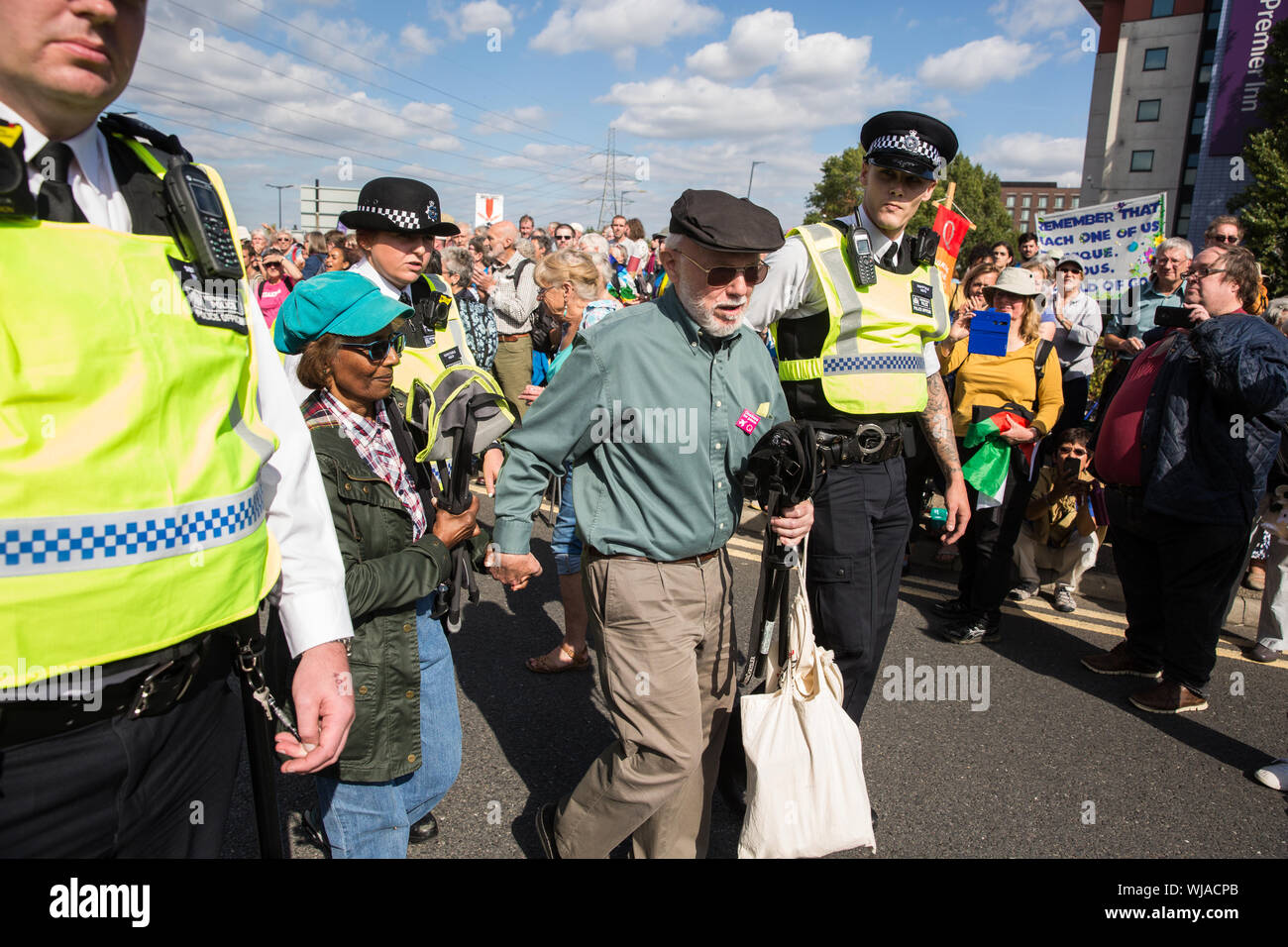 London, UK. 3 September, 2019. Police officers arrest Quakers blocking ...