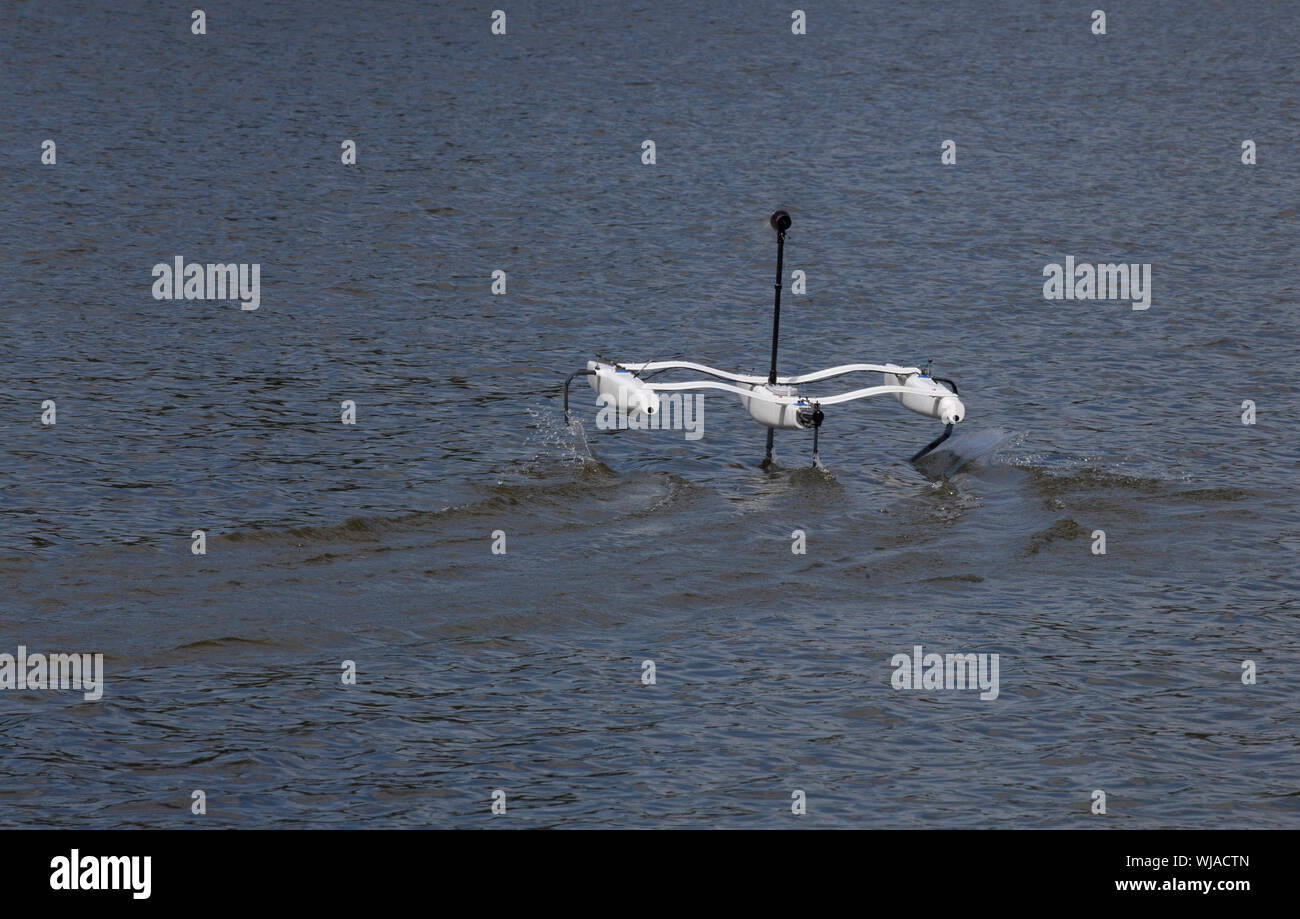 Propeller powered Radio Controlled Foiling Trimaran on UK lake Stock ...