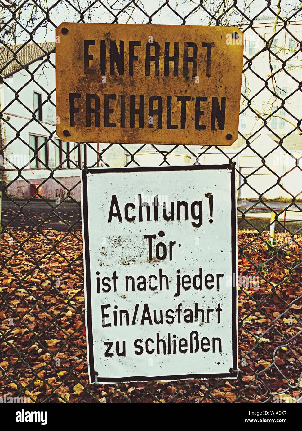 No sign boards hi-res stock photography and images - Alamy