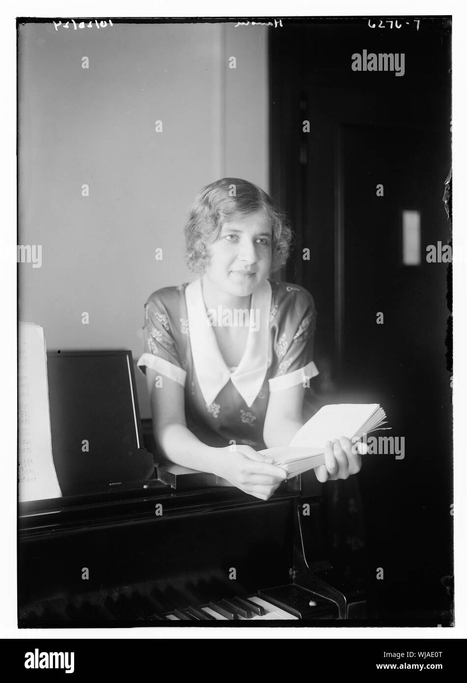 Classic pose study Cut Out Stock Images & Pictures - Alamy