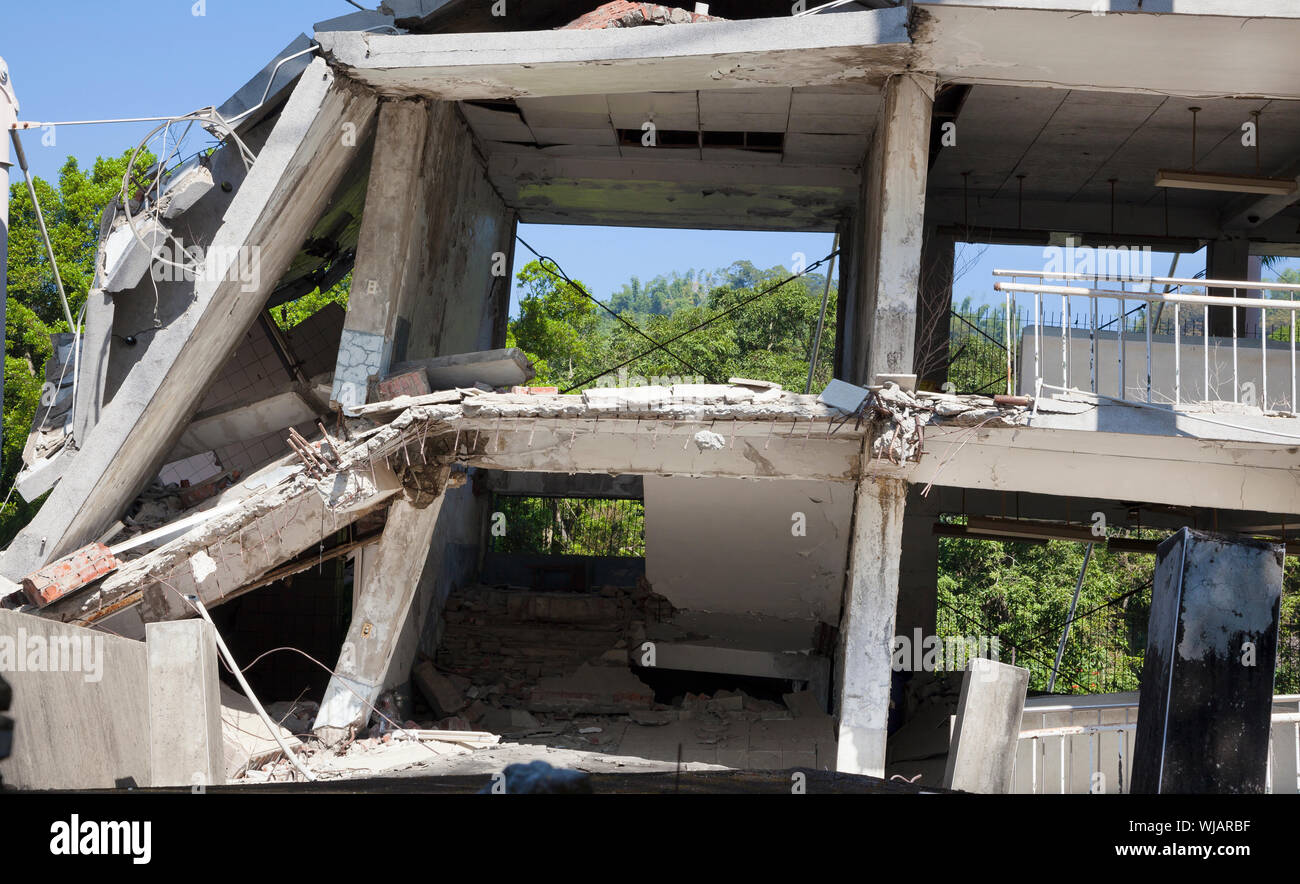 old building destroyed during the earthquake Stock Photo - Alamy