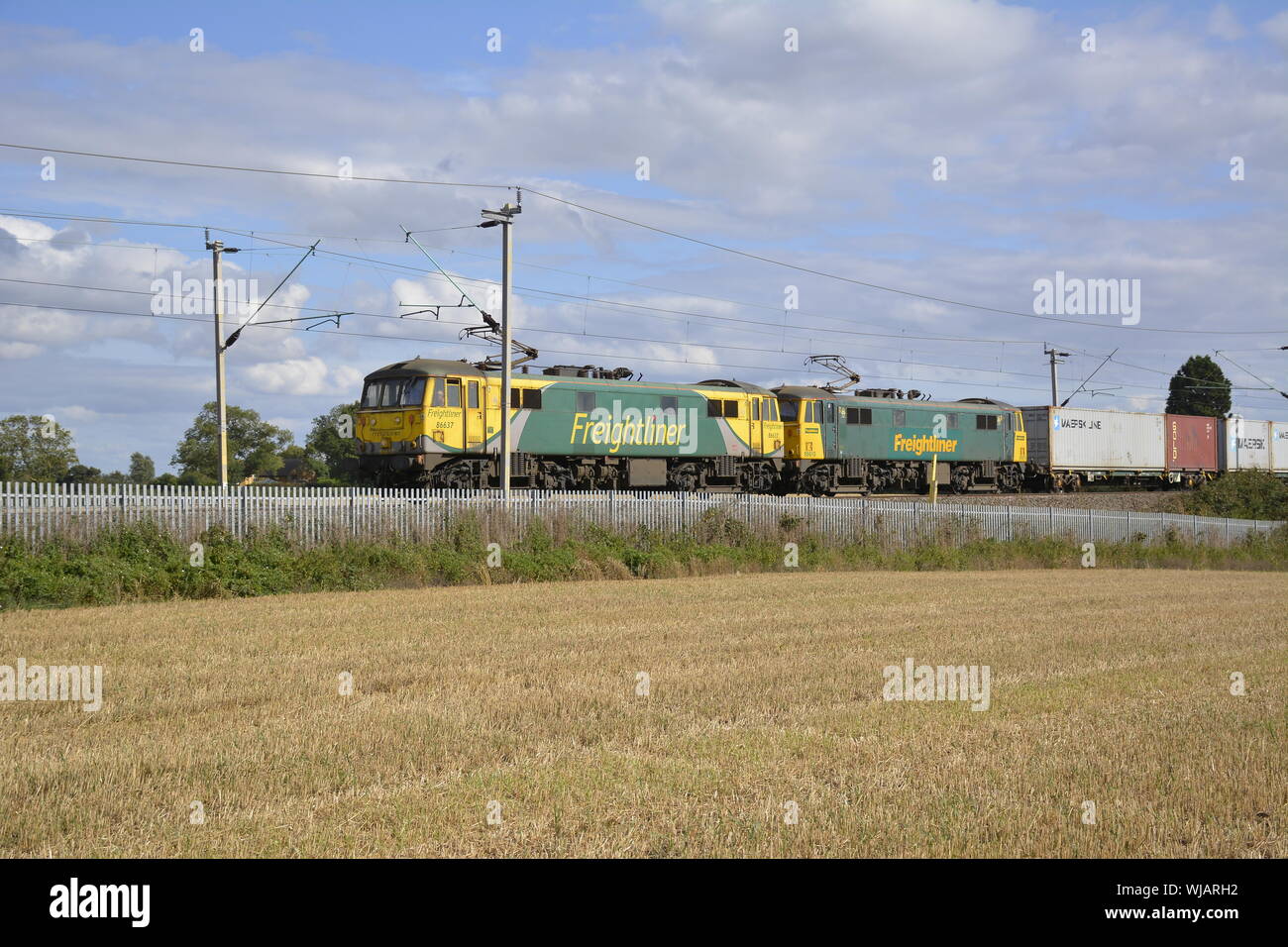 Class 86 locomotive hi-res stock photography and images - Alamy