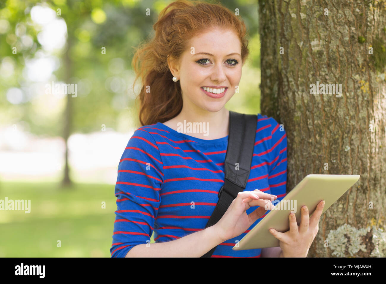 Scrolling grass hi-res stock photography and images - Alamy