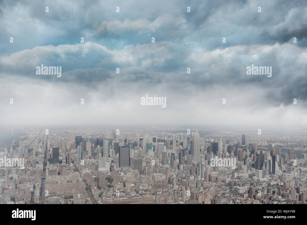 Gloomy city hi-res stock photography and images - Alamy